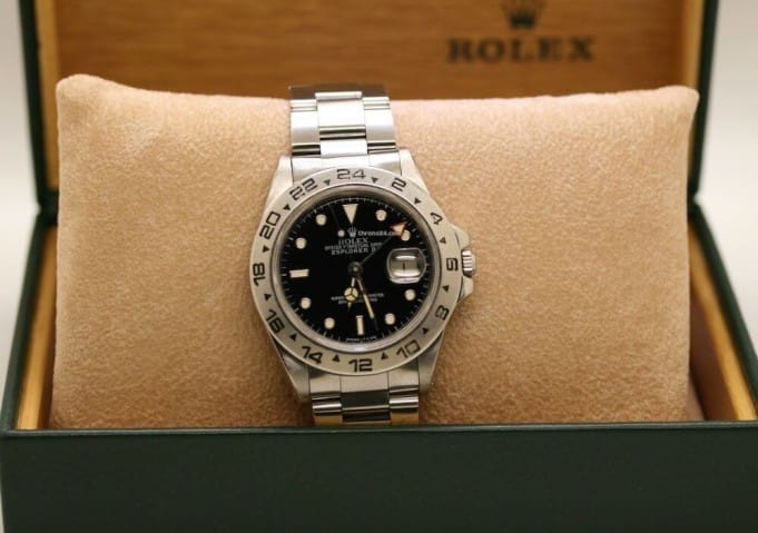 Rolex Explorer 2 | Recensione delle referenze, Prezzo e Storia